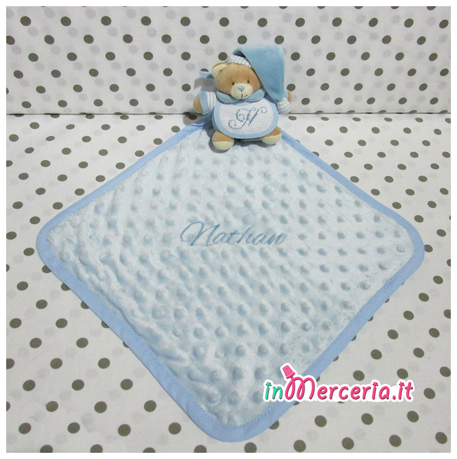 Orsetto doudou celeste per Nathan – Gift – Ricamo e cucito